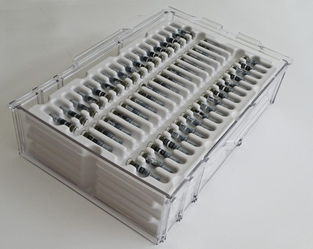 Horizontal Syringe Trays and Vial Placement Dividers in Pharmaceutical ...